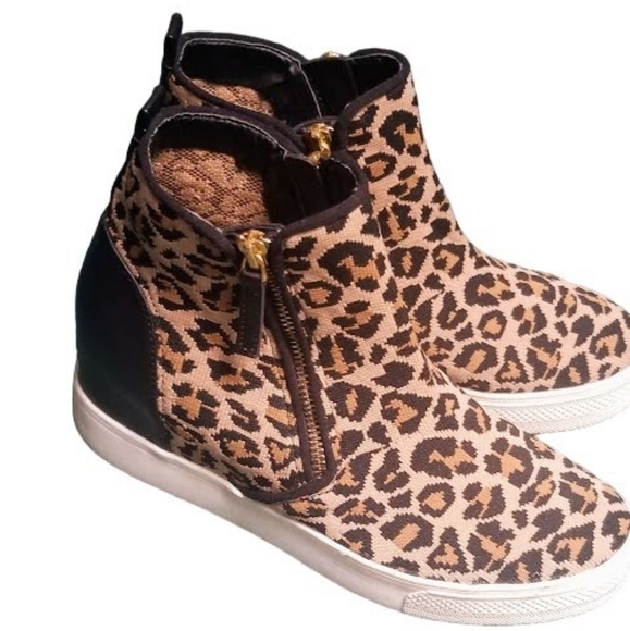 Steve Madden | Shoes | Euc Steve Madden Leopard Print High Top Sneakers ...